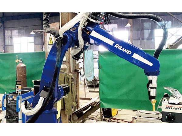 Robotic Welding Systems | Robotic Welding Cells | RILAND | ETW